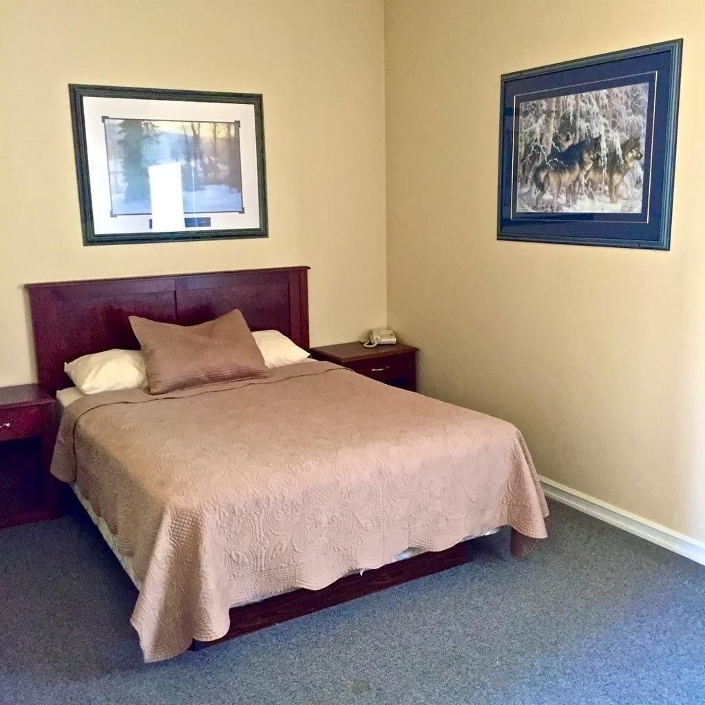 Fox Creek Motel and Private Suites - BedRock Inn Motel